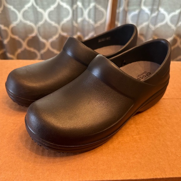 CROCS | Shoes | Crocs Dual Comfort Womens Shoes Size 6 | Poshmark